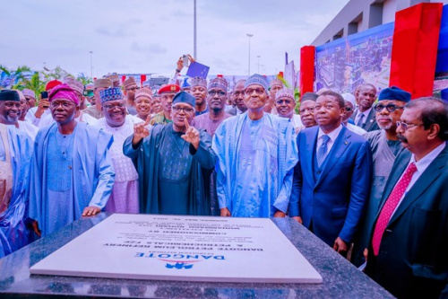 Le chef de l’Etat a assisté à l’inauguration de la raffinerie Dangote à Lagos - Site officiel du ...